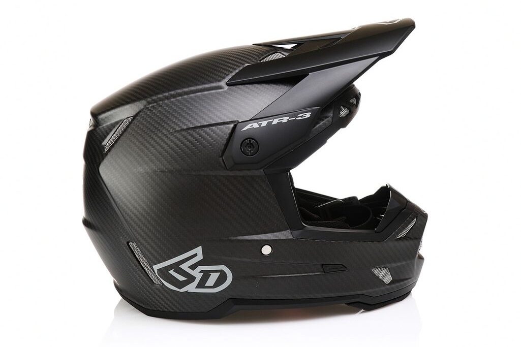 7 Best Dirt Bike Helmets For Trail and Track