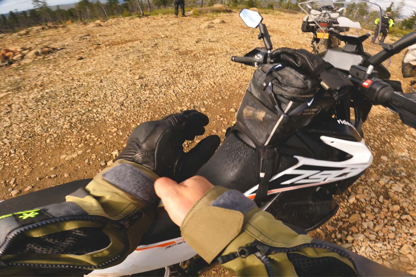 5 Best Waterproof Motorcycle Gloves To Keep You Dry