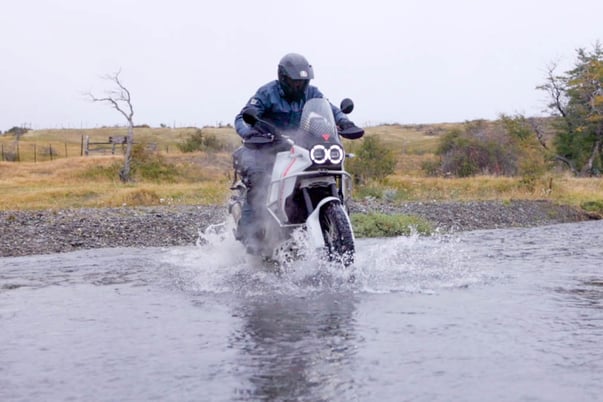 5 Motorcycle Rain Suits Guaranteed To Keep You Dry